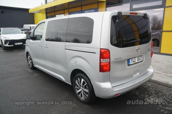 Grey Toyota Proace 2018 in Tallinn, with an engine capacity of 2.00 L and mileage of 181 thousand km for 19990 €, photo 5 on AUTOMOTO.COM.LV