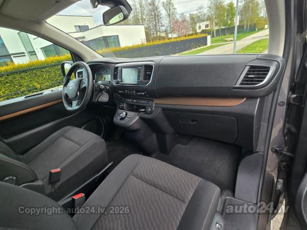 Grey Toyota Proace 2018 in Tallinn, with an engine capacity of 2.00 L and mileage of 274 thousand km for 15990 €, photo 8 on AUTOMOTO.COM.LV