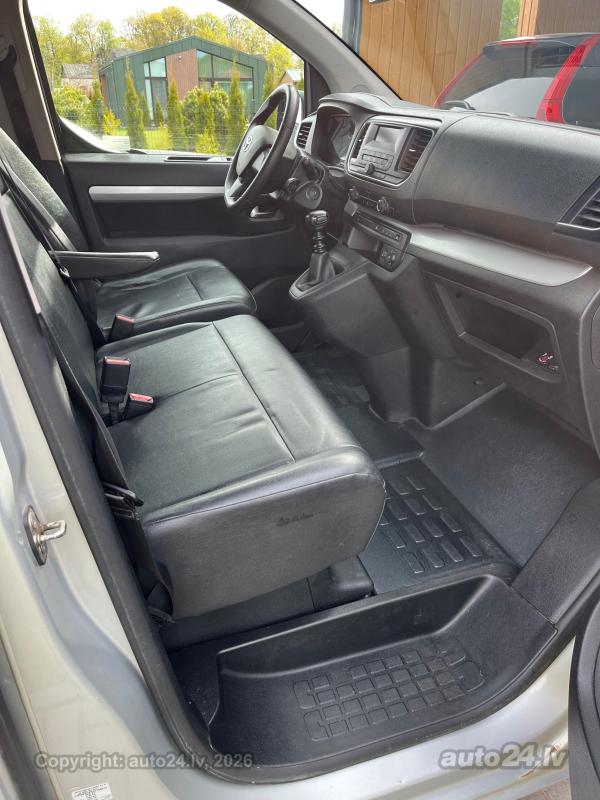 Grey Toyota Proace 2019 in Tallinn, with an engine capacity of 2.00 L and mileage of 131 thousand km for 18900 €, photo 8 on AUTOMOTO.COM.LV