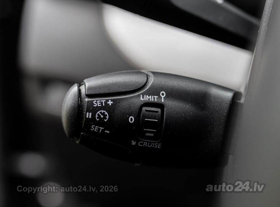 Pelēks Toyota Proace 2019 Tallina, ar dzinēja tilpumu 2.00 L un nobraukumu 79 tūkst. km par 19999 €, foto 23 vietnē AUTOMOTO.COM.LV