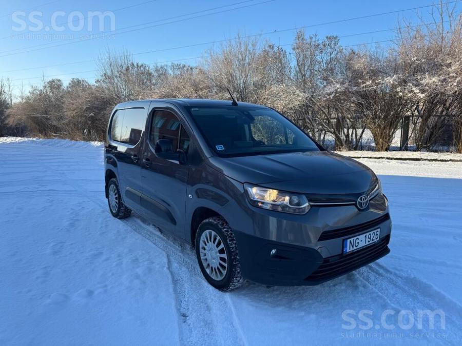 Pelēks Toyota Proace 2022 Ogre, ar dzinēja tilpumu 1.50 L un nobraukumu 120 tūkst. km par 16300 €, foto 1 vietnē AUTOMOTO.COM.LV