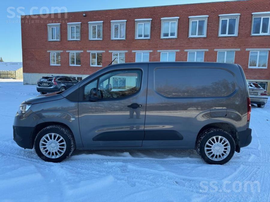 Pelēks Toyota Proace 2022 Ogre, ar dzinēja tilpumu 1.50 L un nobraukumu 120 tūkst. km par 16300 €, foto 5 vietnē AUTOMOTO.COM.LV