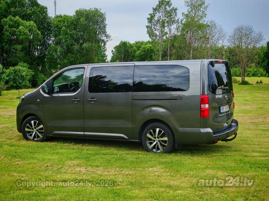 Pelēks Toyota Proace 2022 Tallina, ar dzinēja tilpumu 2.00 L un nobraukumu 98 tūkst. km par 34500 €, foto 4 vietnē AUTOMOTO.COM.LV