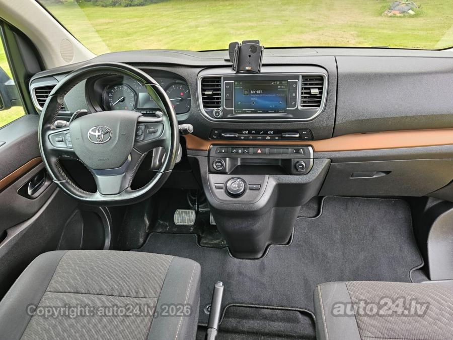 Pelēks Toyota Proace 2022 Tallina, ar dzinēja tilpumu 2.00 L un nobraukumu 98 tūkst. km par 34500 €, foto 16 vietnē AUTOMOTO.COM.LV