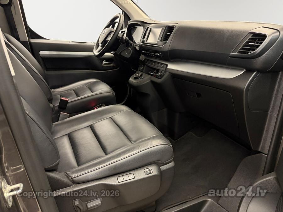 Grey Toyota Proace 2023 in Tallinn, with an engine capacity of 2.00 L and mileage of 68 thousand km for 32900 €, photo 8 on AUTOMOTO.COM.LV