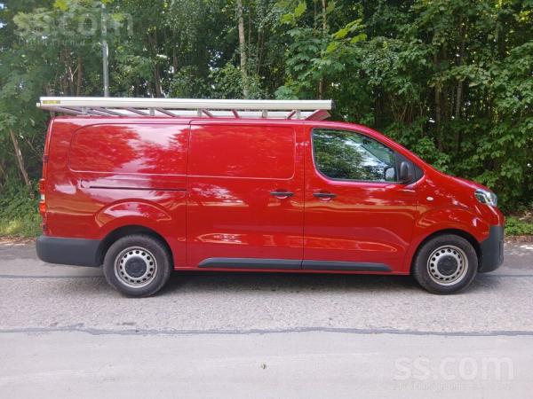Red Toyota Proace 2023 in Ogre, with an engine capacity of 1.50 L and mileage of 79 thousand km for 18000 €, photo 7 on AUTOMOTO.COM.LV