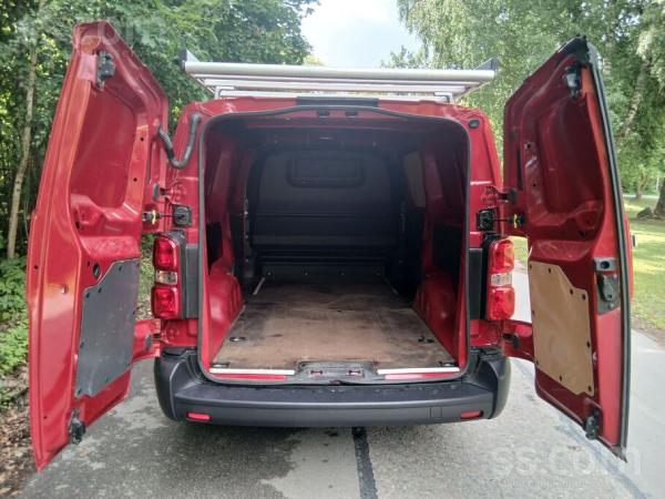 Red Toyota Proace 2023 in Ogre, with an engine capacity of 1.50 L and mileage of 79 thousand km for 18000 €, photo 10 on AUTOMOTO.COM.LV