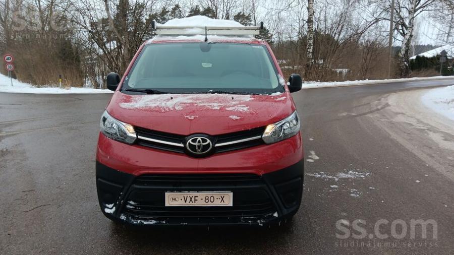 Красный Тойота Proace 2023 в Огре, объемом двигателя 1.50 л и пробегом 79 тыс. км за 10000 €, фото 1 на AUTOMOTO.COM.LV