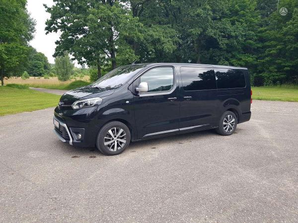 Black Toyota proace-verso 2017 in Vilnius, with an engine capacity of 2.00 L and mileage of 210 thousand km for 19800 €, photo 9 on AUTOMOTO.COM.LV