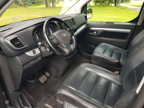 Black Toyota proace-verso 2017 in Vilnius, with an engine capacity of 2.00 L and mileage of 210 thousand km for 19800 €, photo 10 on AUTOMOTO.COM.LV