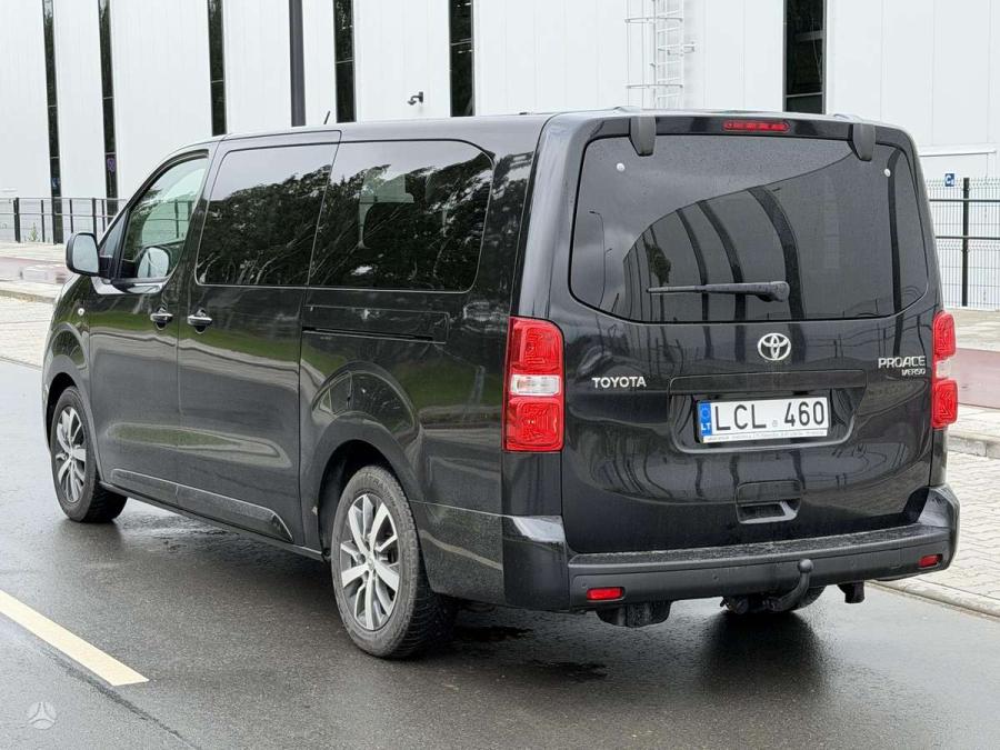 Black Toyota proace-verso 2019 in Vilnius, with an engine capacity of 2.00 L and mileage of 400 thousand km for 13900 €, photo 7 on AUTOMOTO.COM.LV