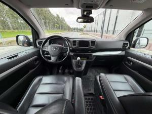 Black Toyota proace-verso 2019 in Vilnius, with an engine capacity of 2.00 L and mileage of 400 thousand km for 13900 €, photo 8 on AUTOMOTO.COM.LV