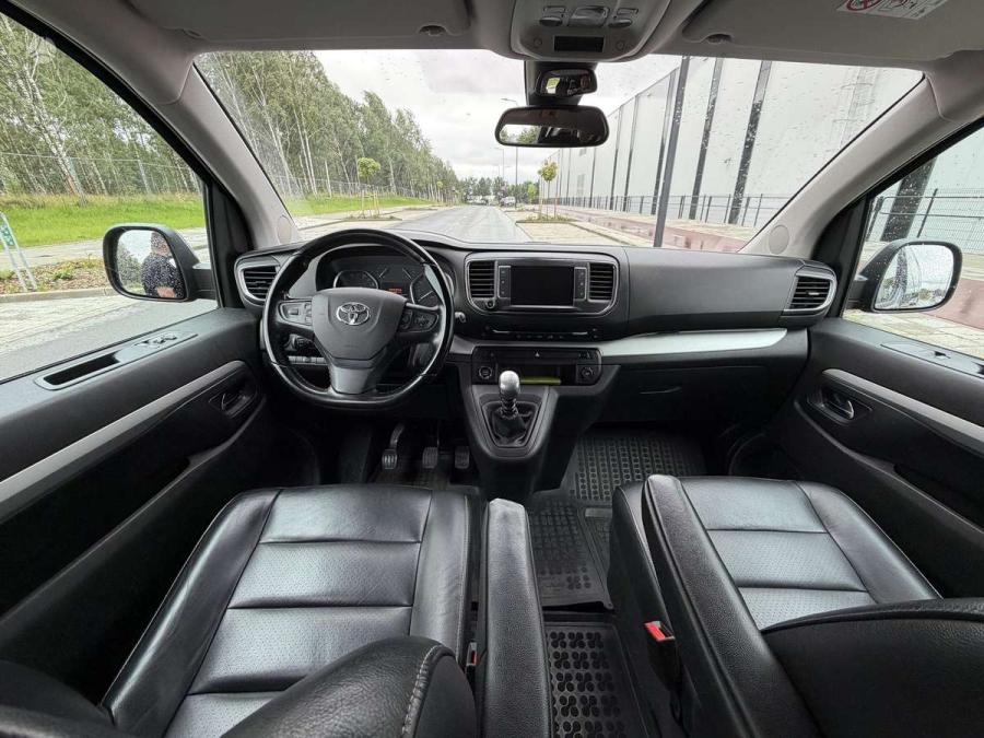 Black Toyota proace-verso 2019 in Vilnius, with an engine capacity of 2.00 L and mileage of 400 thousand km for 13900 €, photo 8 on AUTOMOTO.COM.LV