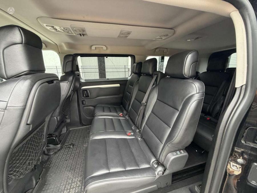 Black Toyota proace-verso 2019 in Vilnius, with an engine capacity of 2.00 L and mileage of 400 thousand km for 13900 €, photo 9 on AUTOMOTO.COM.LV