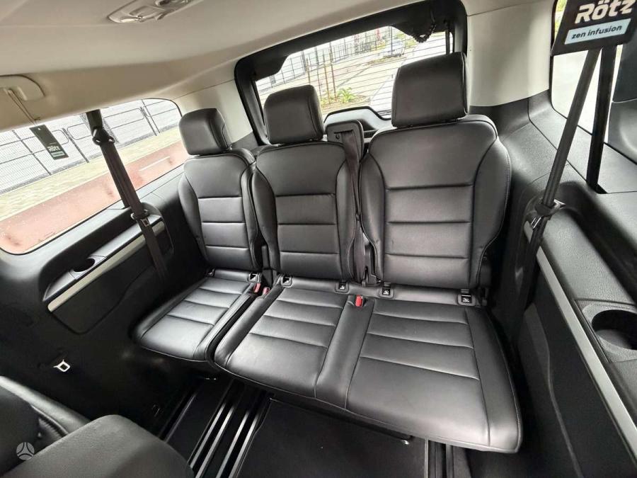 Black Toyota proace-verso 2019 in Vilnius, with an engine capacity of 2.00 L and mileage of 400 thousand km for 13900 €, photo 10 on AUTOMOTO.COM.LV