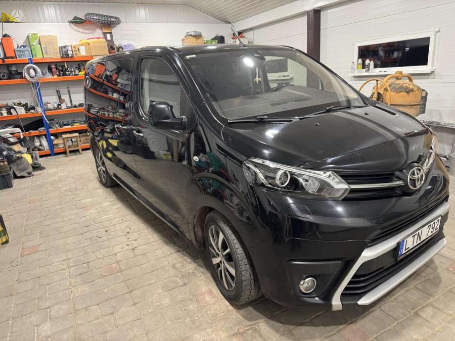 Melns Toyota proace-verso 2021 Viļņa, ar dzinēja tilpumu 2.00 L un nobraukumu 166 tūkst. km par 25500 €, foto 2 vietnē AUTOMOTO.COM.LV
