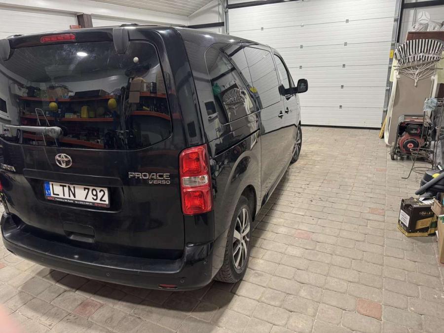 Melns Toyota proace-verso 2021 Viļņa, ar dzinēja tilpumu 2.00 L un nobraukumu 166 tūkst. km par 25500 €, foto 3 vietnē AUTOMOTO.COM.LV