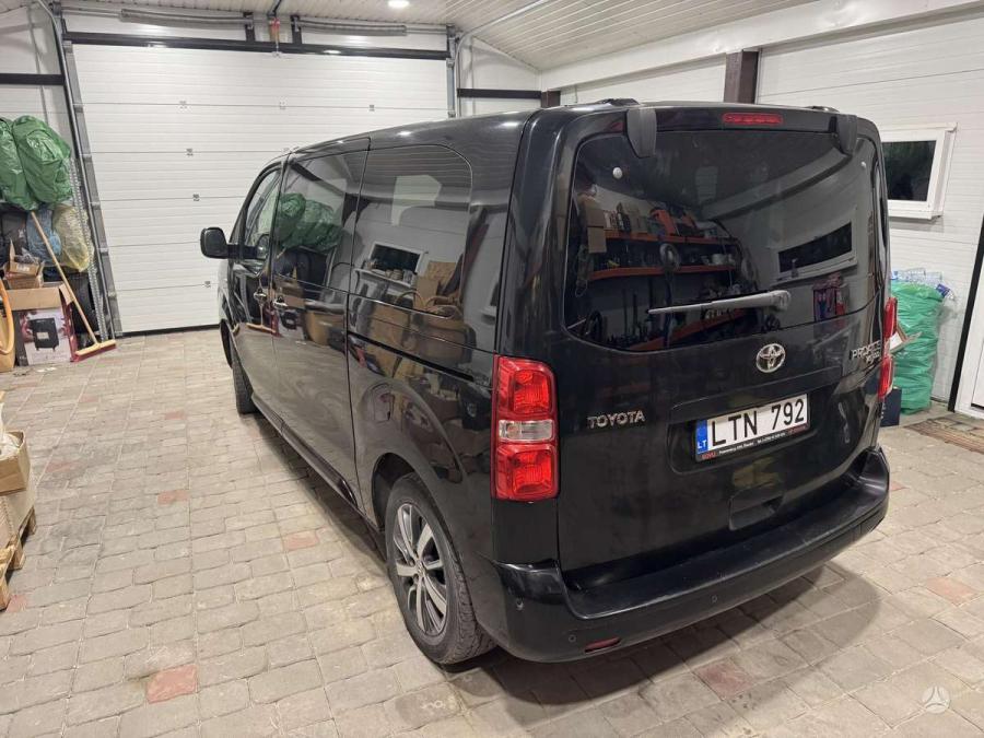 Melns Toyota proace-verso 2021 Viļņa, ar dzinēja tilpumu 2.00 L un nobraukumu 166 tūkst. km par 25500 €, foto 4 vietnē AUTOMOTO.COM.LV