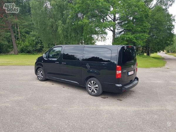 Black Toyota proace-verso 2017 in Vilnius, with an engine capacity of 2.00 L and mileage of 210 thousand km for 19800 €, photo 7 on AUTOMOTO.COM.LV