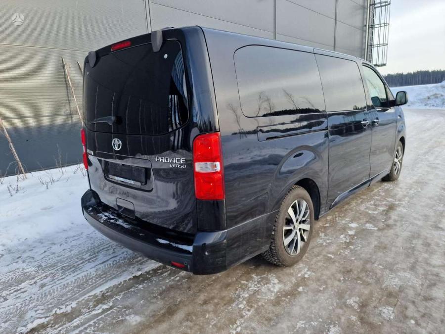 Black Toyota proace-verso 2018 in Vilnius, with an engine capacity of 2.00 L and mileage of 225 thousand km for 18999 €, photo 6 on AUTOMOTO.COM.LV