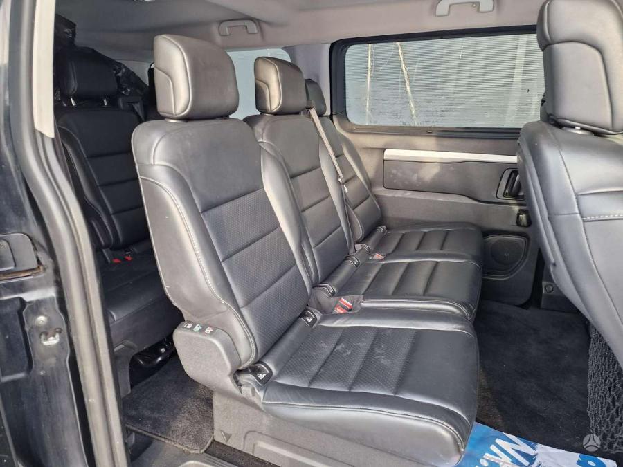 Black Toyota proace-verso 2018 in Vilnius, with an engine capacity of 2.00 L and mileage of 225 thousand km for 18999 €, photo 22 on AUTOMOTO.COM.LV