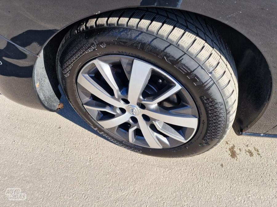 Black Toyota proace-verso 2018 in Kaunas, with an engine capacity of 2.00 L and mileage of 152 thousand km for 19500 €, photo 10 on AUTOMOTO.COM.LV