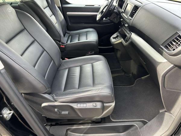 Toyota proace-verso 2024 Viļņa vietnē Melns Toyota proace-verso 2024 Viļņa, ar dzinēja tilpumu 2.00 L un nobraukumu 74 tūkst. km par 39950 €, foto 5 vietnē AUTOMOTO.COM.LV