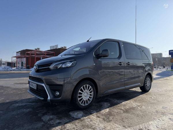 Brown Toyota proace-verso 2017 in Elektrenai, with an engine capacity of 1.60 L and mileage of 201 thousand km for 15950 €, photo 1 on AUTOMOTO.COM.LV