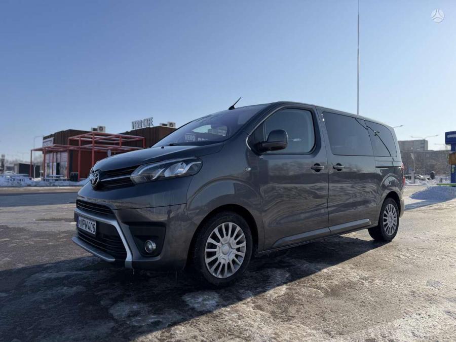Brown Toyota proace-verso 2017 in Elektrenai, with an engine capacity of 1.60 L and mileage of 201 thousand km for 15950 €, photo 1 on AUTOMOTO.COM.LV