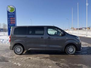 Brown Toyota proace-verso 2017 in Elektrenai, with an engine capacity of 1.60 L and mileage of 201 thousand km for 15950 €, photo 3 on AUTOMOTO.COM.LV