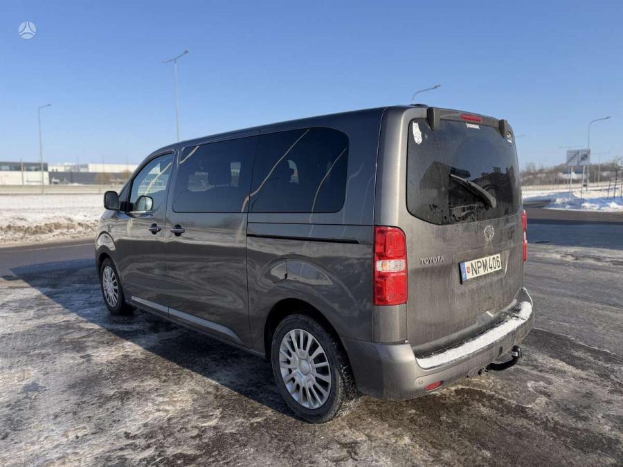 Brown Toyota proace-verso 2017 in Elektrenai, with an engine capacity of 1.60 L and mileage of 201 thousand km for 15950 €, photo 5 on AUTOMOTO.COM.LV