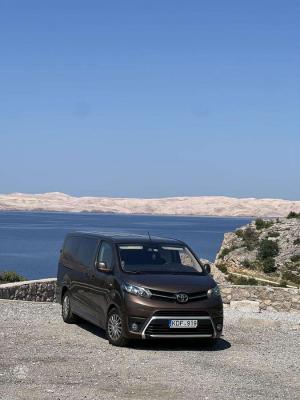 Brūns Toyota proace-verso 2017 Šalčininkai, ar dzinēja tilpumu 2.00 L un nobraukumu 264 tūkst. km par 16500 €, foto  vietnē AUTOMOTO.COM.LV