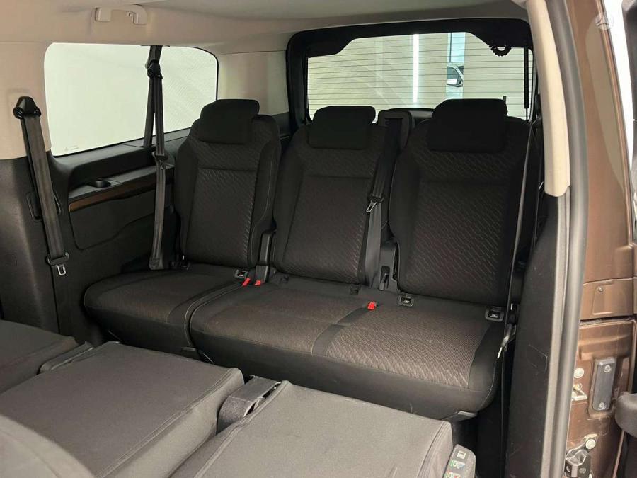 Brown Toyota proace-verso 2021 in Panevezys, with an engine capacity of 2.00 L and mileage of 145 thousand km for 30990 €, photo 14 on AUTOMOTO.COM.LV