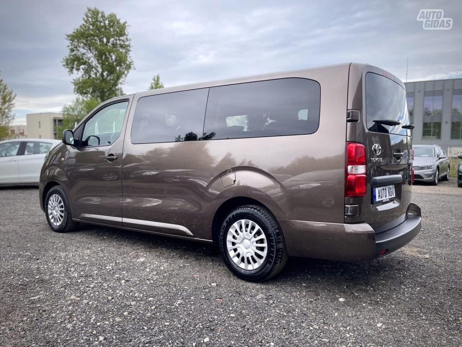 Brūns Toyota proace-verso 2018 Viļņa, ar dzinēja tilpumu 2.00 L un nobraukumu 114 tūkst. km par 19999 €, foto 3 vietnē AUTOMOTO.COM.LV