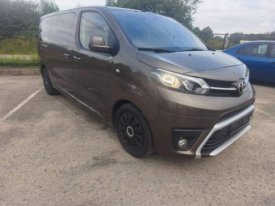 Brown Toyota proace-verso 2018 in Siauliai, with an engine capacity of 1.60 L and mileage of 195 thousand km for 13600 €, photo 1 on AUTOMOTO.COM.LV