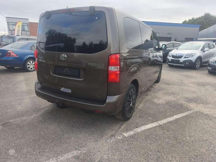 Brown Toyota proace-verso 2018 in Siauliai, with an engine capacity of 1.60 L and mileage of 195 thousand km for 13600 €, photo 3 on AUTOMOTO.COM.LV