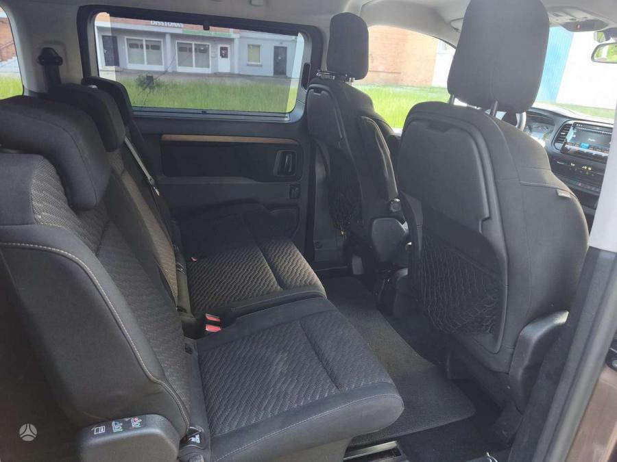 Brown Toyota proace-verso 2018 in Siauliai, with an engine capacity of 1.60 L and mileage of 195 thousand km for 13600 €, photo 13 on AUTOMOTO.COM.LV