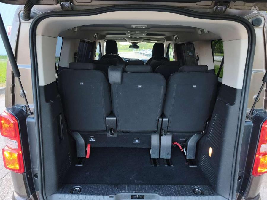 Brown Toyota proace-verso 2018 in Siauliai, with an engine capacity of 1.60 L and mileage of 195 thousand km for 13600 €, photo 16 on AUTOMOTO.COM.LV