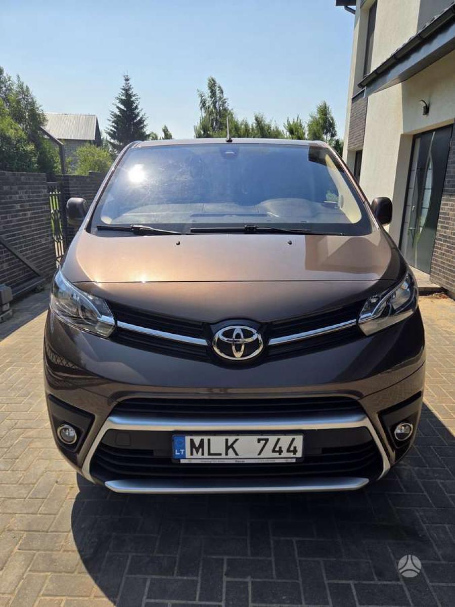 Brūns Toyota proace-verso 2023 Viļņa, ar dzinēja tilpumu 2.00 L un nobraukumu 80 tūkst. km par 31000 €, foto 4 vietnē AUTOMOTO.COM.LV