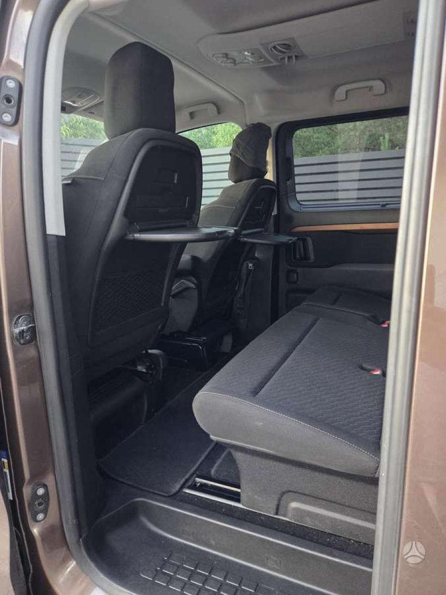 Brūns Toyota proace-verso 2023 Viļņa, ar dzinēja tilpumu 2.00 L un nobraukumu 80 tūkst. km par 31000 €, foto 10 vietnē AUTOMOTO.COM.LV