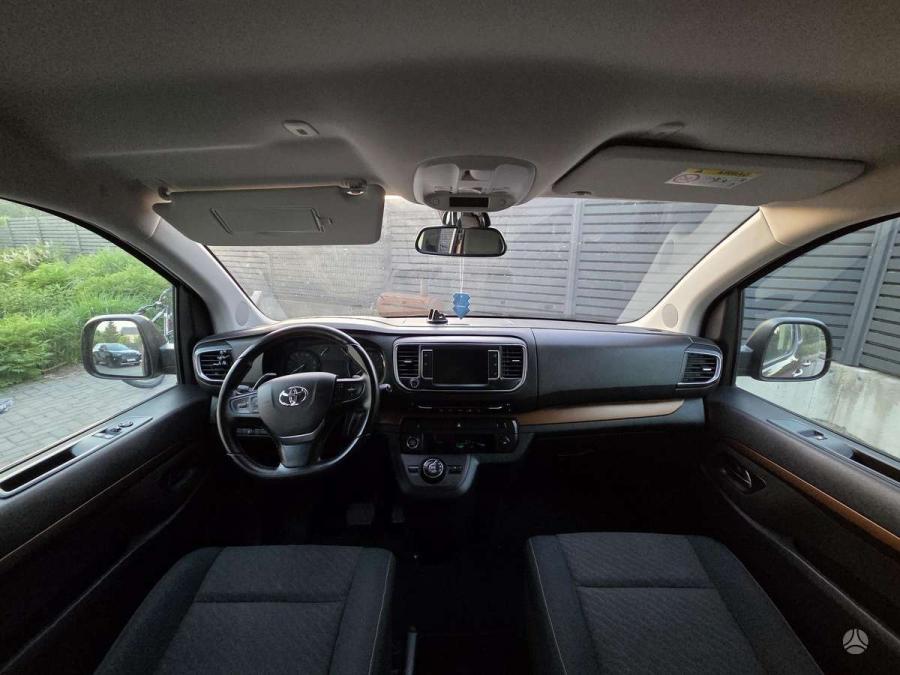 Brūns Toyota proace-verso 2023 Viļņa, ar dzinēja tilpumu 2.00 L un nobraukumu 80 tūkst. km par 31000 €, foto 13 vietnē AUTOMOTO.COM.LV