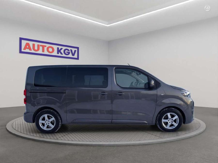 Pelēks Toyota proace-verso 2019 Kauņa, ar dzinēja tilpumu 2.00 L un nobraukumu 93 tūkst. km par 19999 €, foto 6 vietnē AUTOMOTO.COM.LV