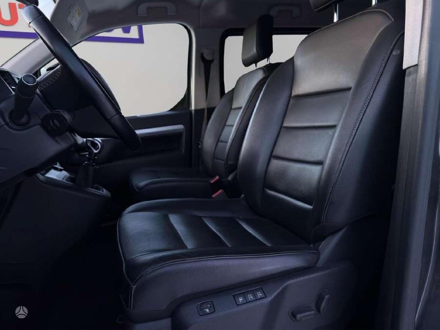 Pelēks Toyota proace-verso 2019 Kauņa, ar dzinēja tilpumu 2.00 L un nobraukumu 93 tūkst. km par 19999 €, foto 14 vietnē AUTOMOTO.COM.LV
