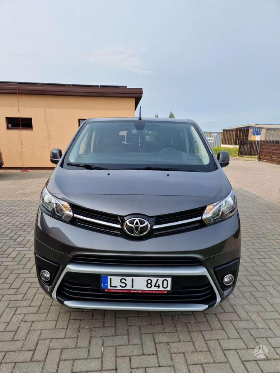 Grey Toyota proace-verso 2021 in Mazeikiai, with an engine capacity of 2.00 L and mileage of 143 thousand km for 17350 €, photo 1 on AUTOMOTO.COM.LV