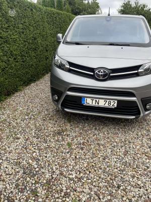 Grey Toyota proace-verso 2021 in Moletai, with an engine capacity of 2.00 L and mileage of 77 thousand km for 20500 €, photo 3 on AUTOMOTO.COM.LV