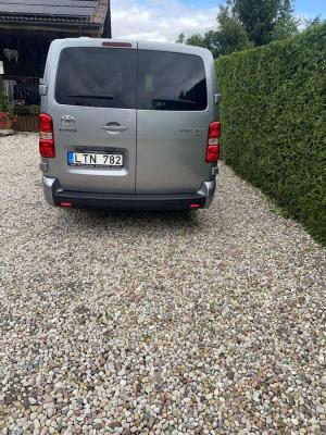 Grey Toyota proace-verso 2021 in Moletai, with an engine capacity of 2.00 L and mileage of 77 thousand km for 20500 €, photo 5 on AUTOMOTO.COM.LV