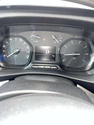 Grey Toyota proace-verso 2021 in Moletai, with an engine capacity of 2.00 L and mileage of 77 thousand km for 20500 €, photo 8 on AUTOMOTO.COM.LV