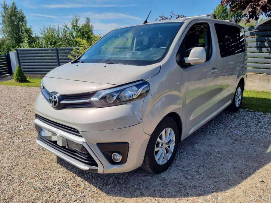 Grey Toyota proace-verso 2021 in Alytus, with an engine capacity of 1.50 L and mileage of 109 thousand km for 12900 €, photo 4 on AUTOMOTO.COM.LV