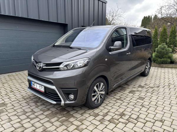 Grey Toyota proace-verso 2022 in Vilnius, with an engine capacity of 2.00 L and mileage of 118 thousand km for 26900 €, photo 3 on AUTOMOTO.COM.LV