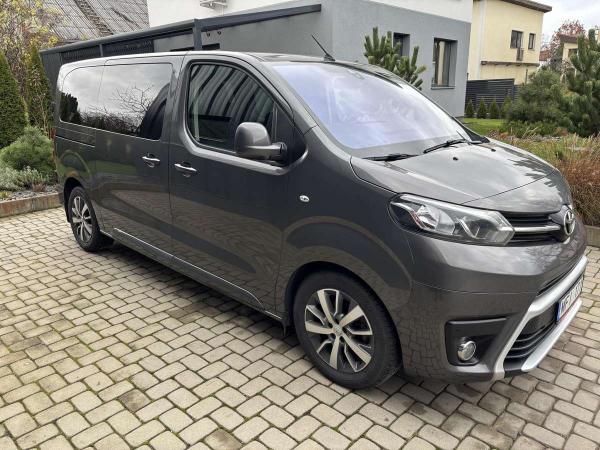 Grey Toyota proace-verso 2022 in Vilnius, with an engine capacity of 2.00 L and mileage of 118 thousand km for 26900 €, photo 9 on AUTOMOTO.COM.LV